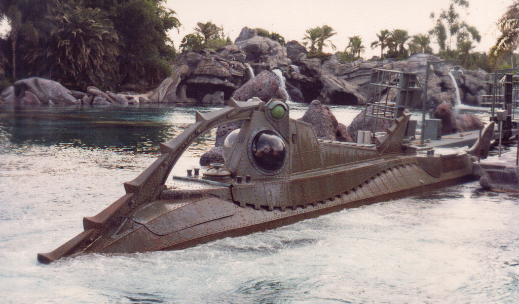 Disney Extinct Attractions: 20,000 Leagues Under the Sea Submarine Exhibits