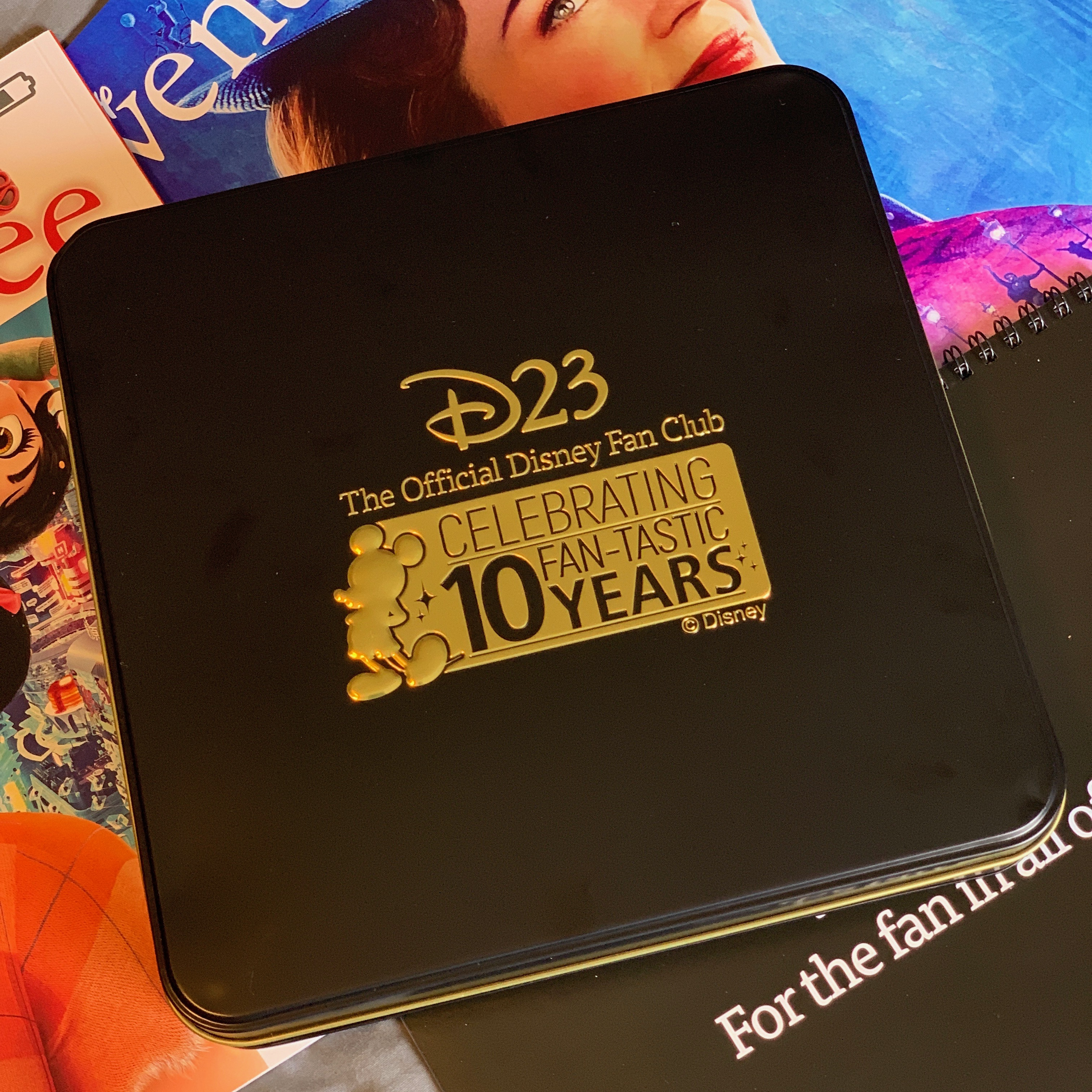 Giveaway – D23 10th Anniversary Gold Member Pin Set