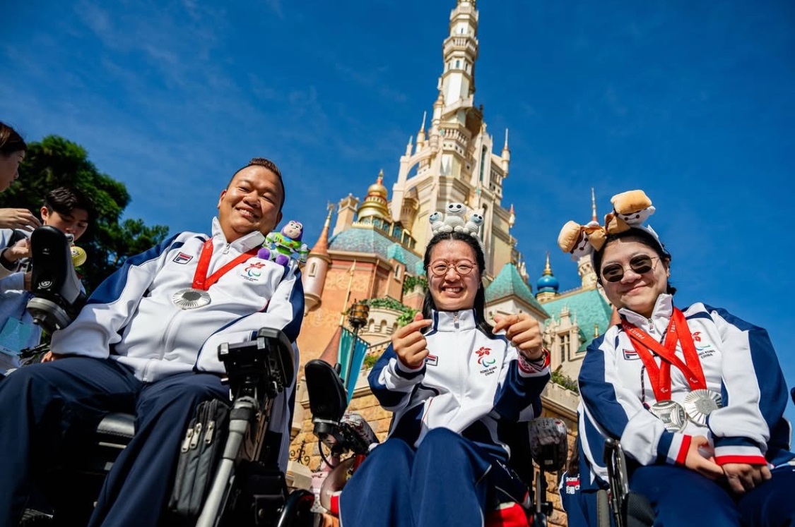 Hong Kong Disneyland Welcomes 1000 Special Guests and Paralympic ...