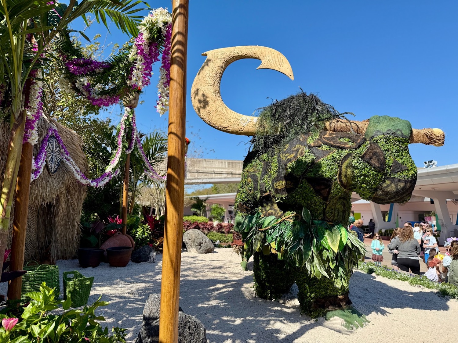 Photos: Impressive Moana Topiary Display Debuts at EPCOT for the ...