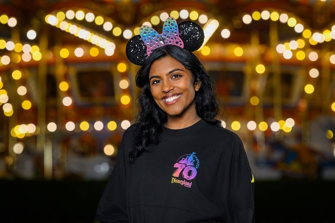 Disneyland Magic Key Holders Set for Exclusive 70th Anniversary ...