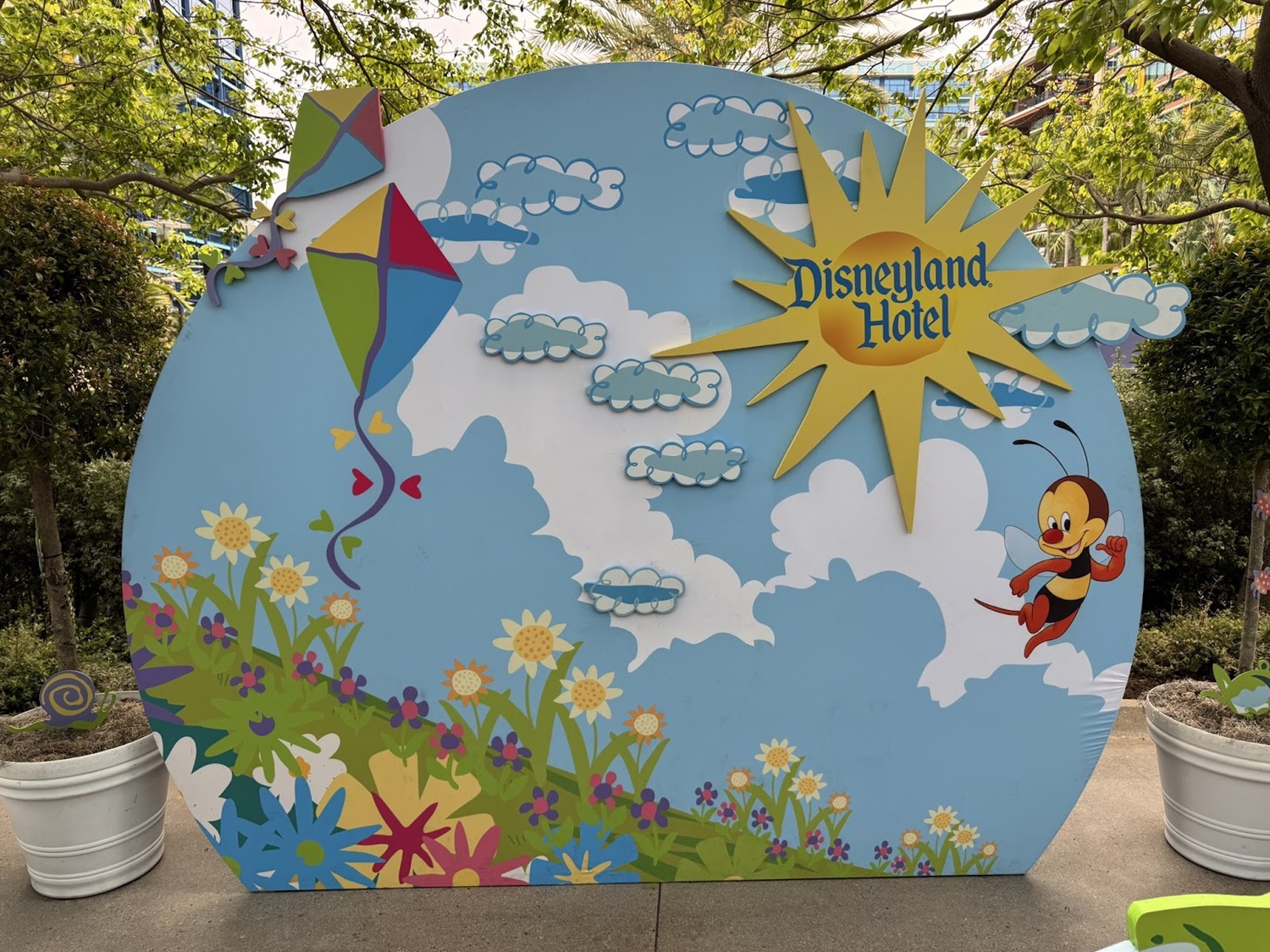 Spike the Bee Crosses the Pollen-Nation and Appears in New Photo Spot ...