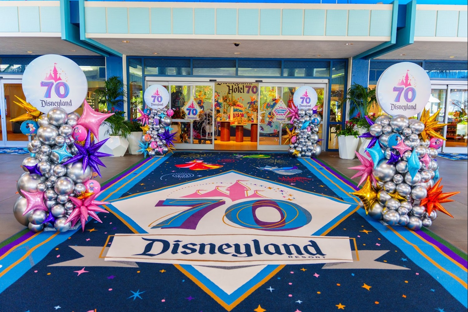 Photos: Looking at Disneyland's 70th Anniversary Through DLR Magazine's ...
