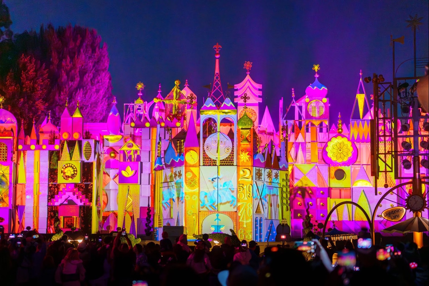 Photos: Looking at Disneyland's 70th Anniversary Through DLR Magazine's Lens