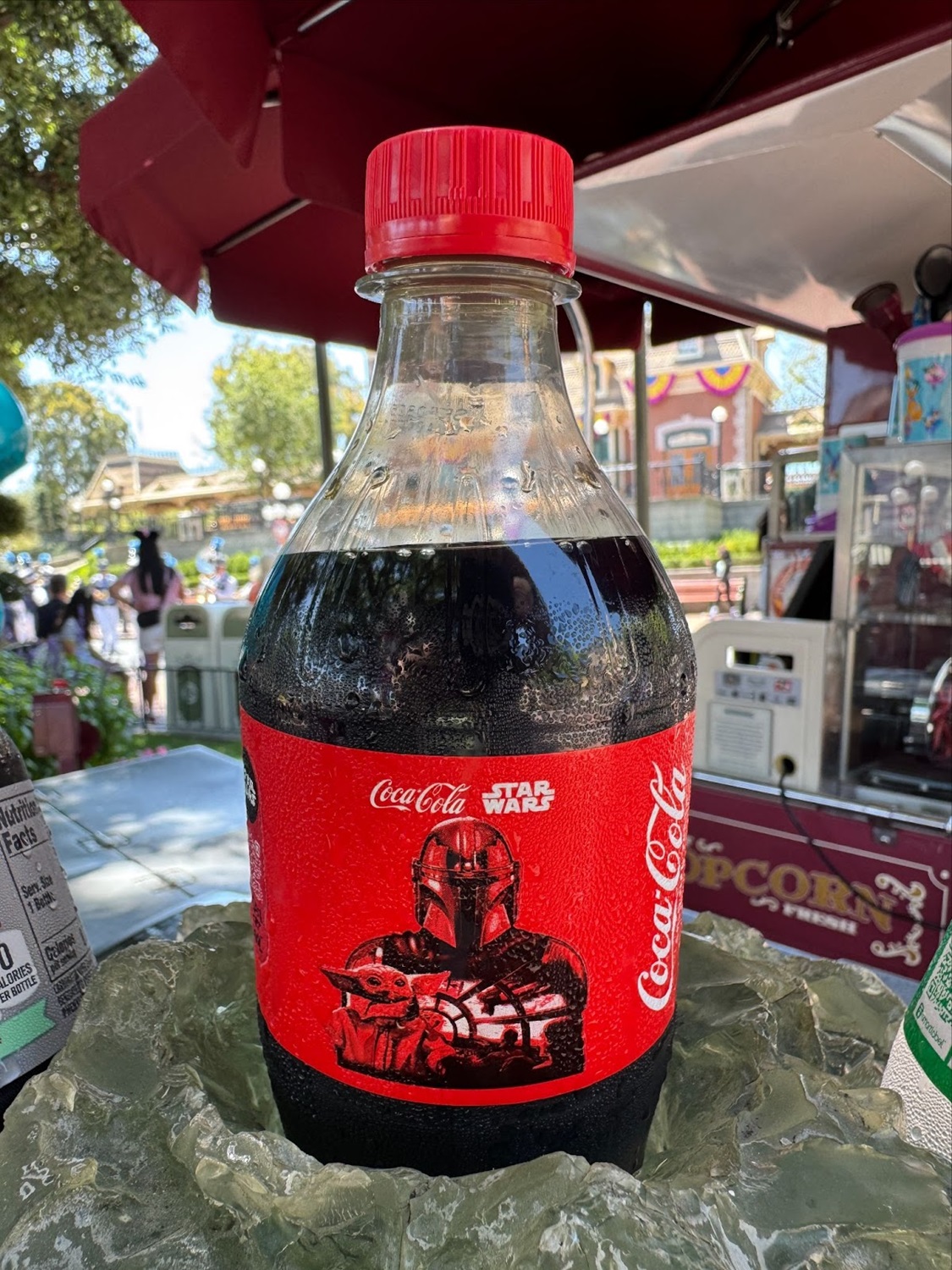 Photos: Park-Exclusive Galaxy's Edge-Inspired Coca-Cola Bottles Land at ...