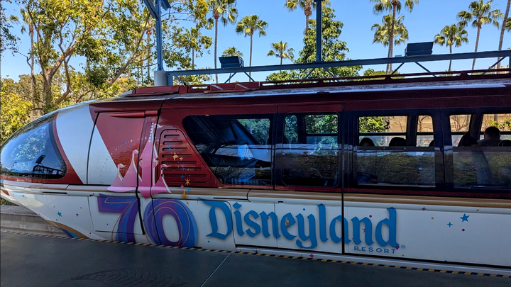 Disneyland Resort Power Outage Causes Monorail Evacuation