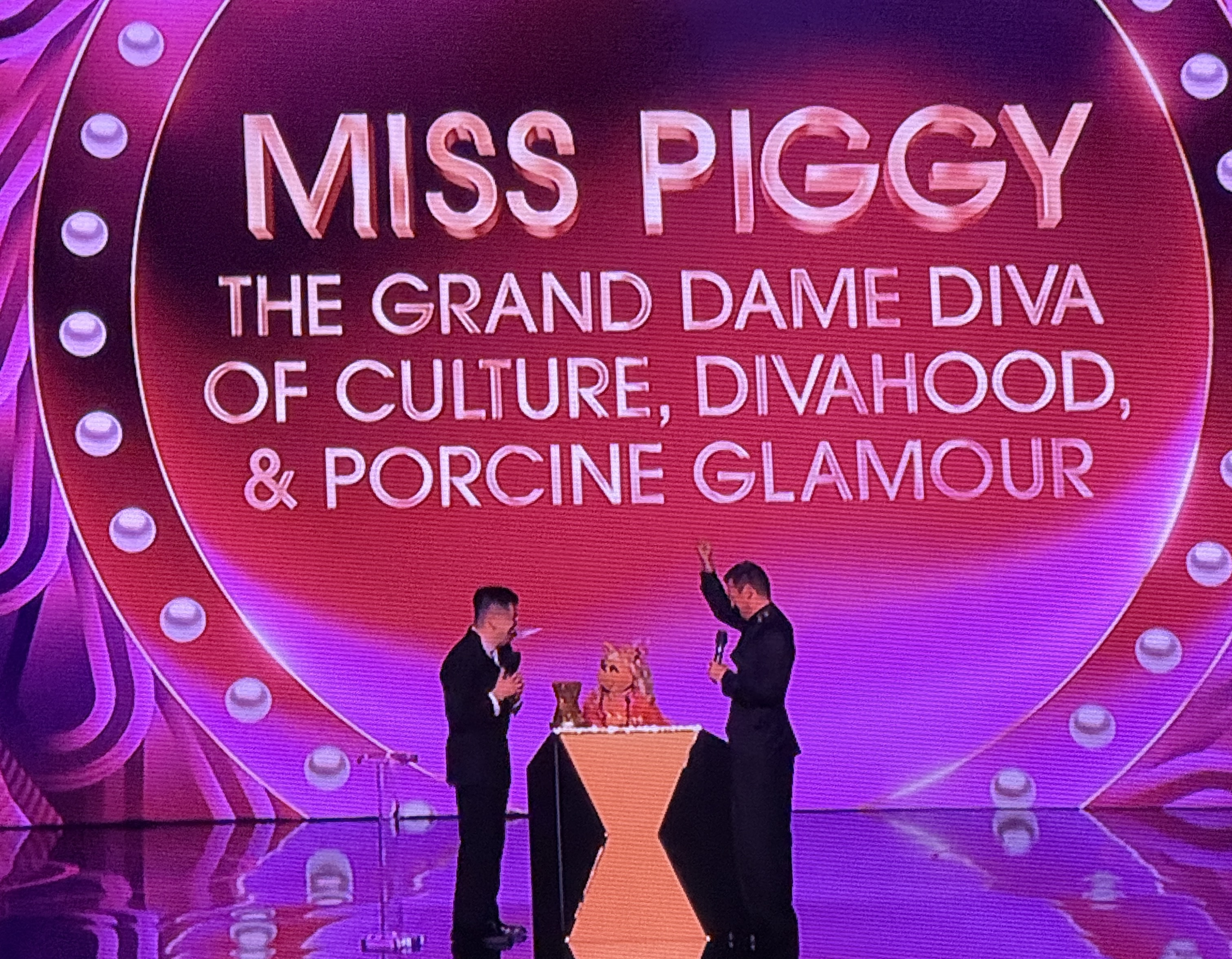 Miss Piggy to Appear at 2026 Las Culturistas Culture Awards