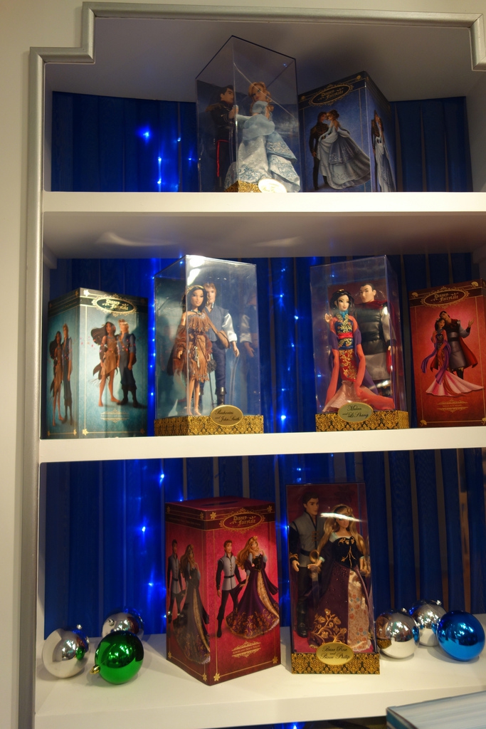 Disney Consumer Products Previews Holiday Products - LaughingPlace.com