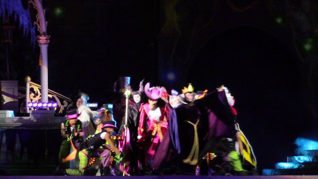 A Visit to Mickey's Not-So-Scary Halloween Party and the AMAZING ...