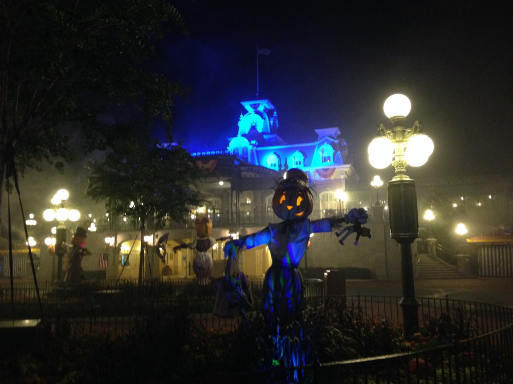 A Visit to Mickey's Not-So-Scary Halloween Party and the AMAZING ...