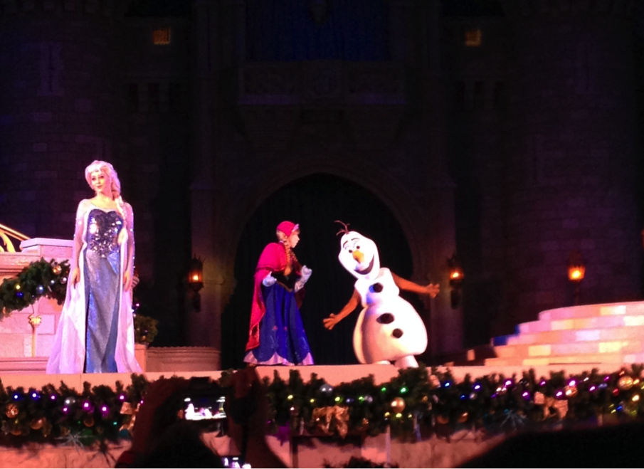 A Frozen Holiday Wish comes to Magic Kingdom! Olaf Appears for the ...