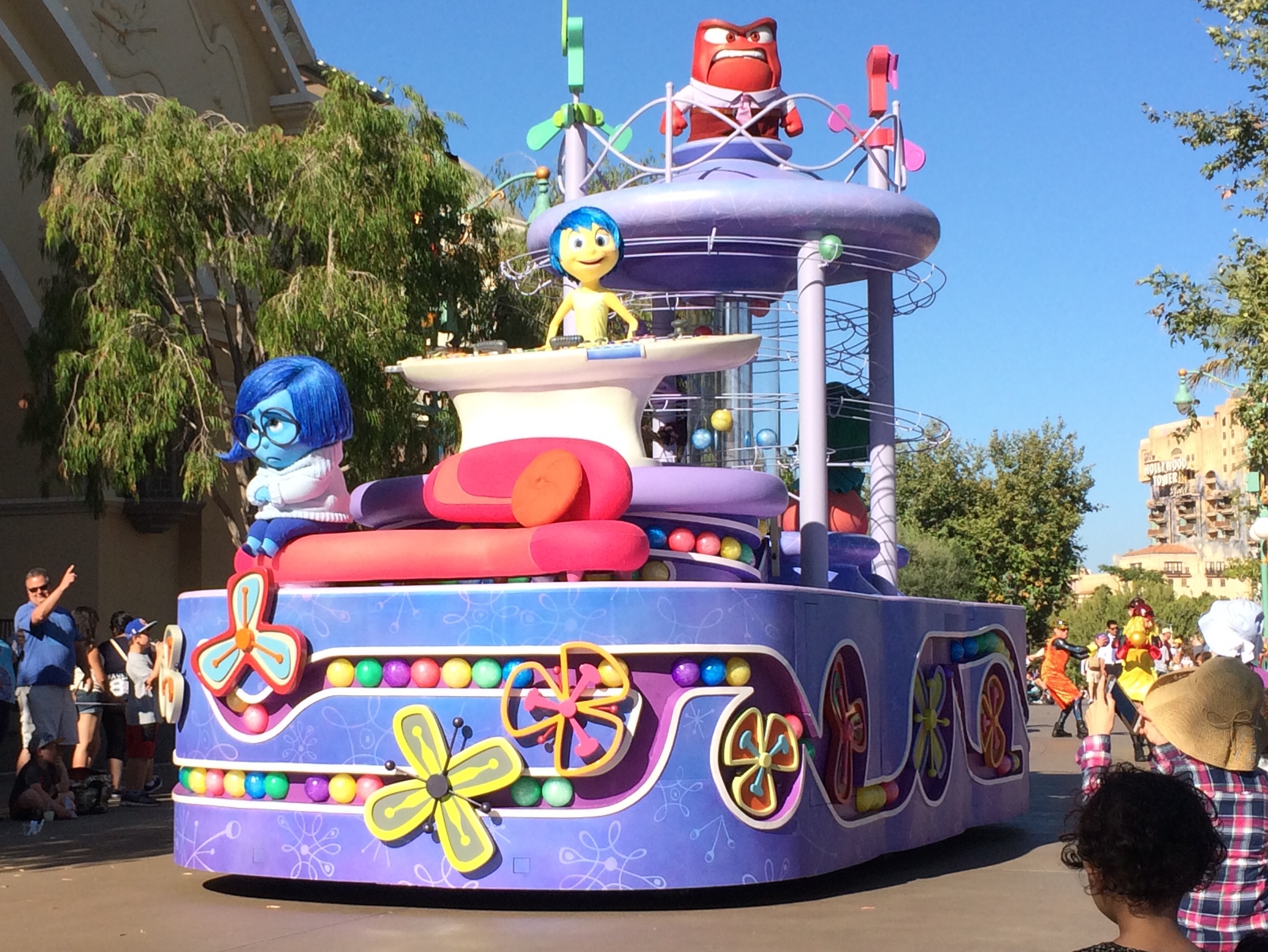 Inside Out Pre-Parade - LaughingPlace.com