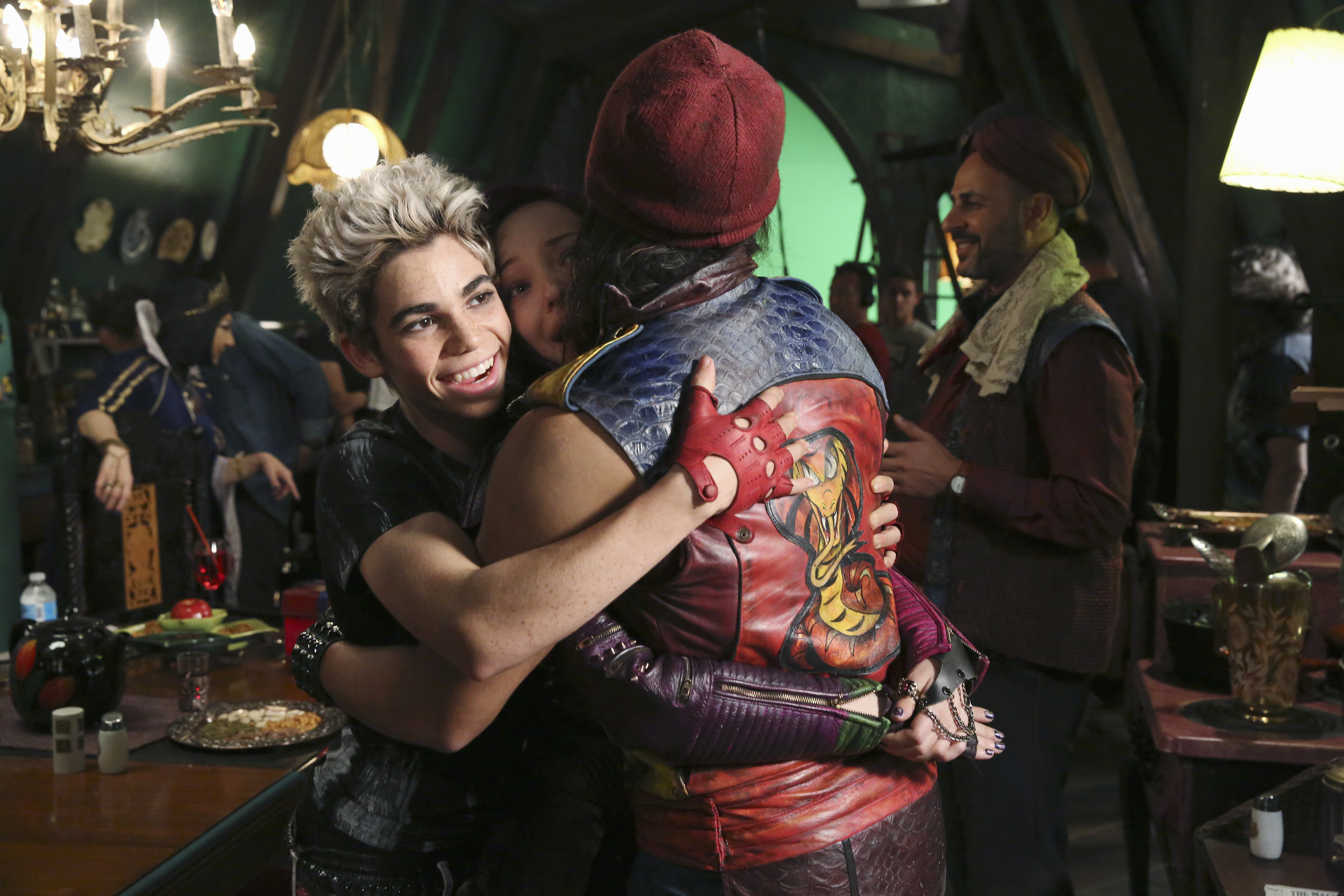 Behind the Scenes Special on Disney Descendants To Air August 9 ...