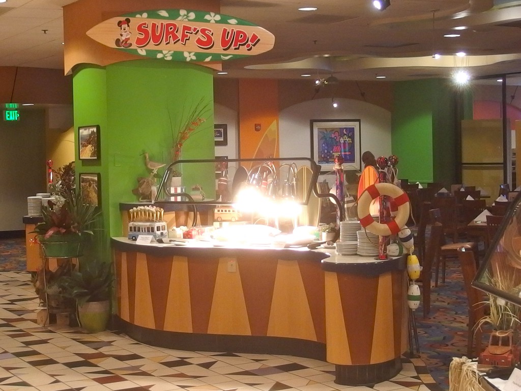 Beach Bonfire Dinner Buffet - LaughingPlace.com