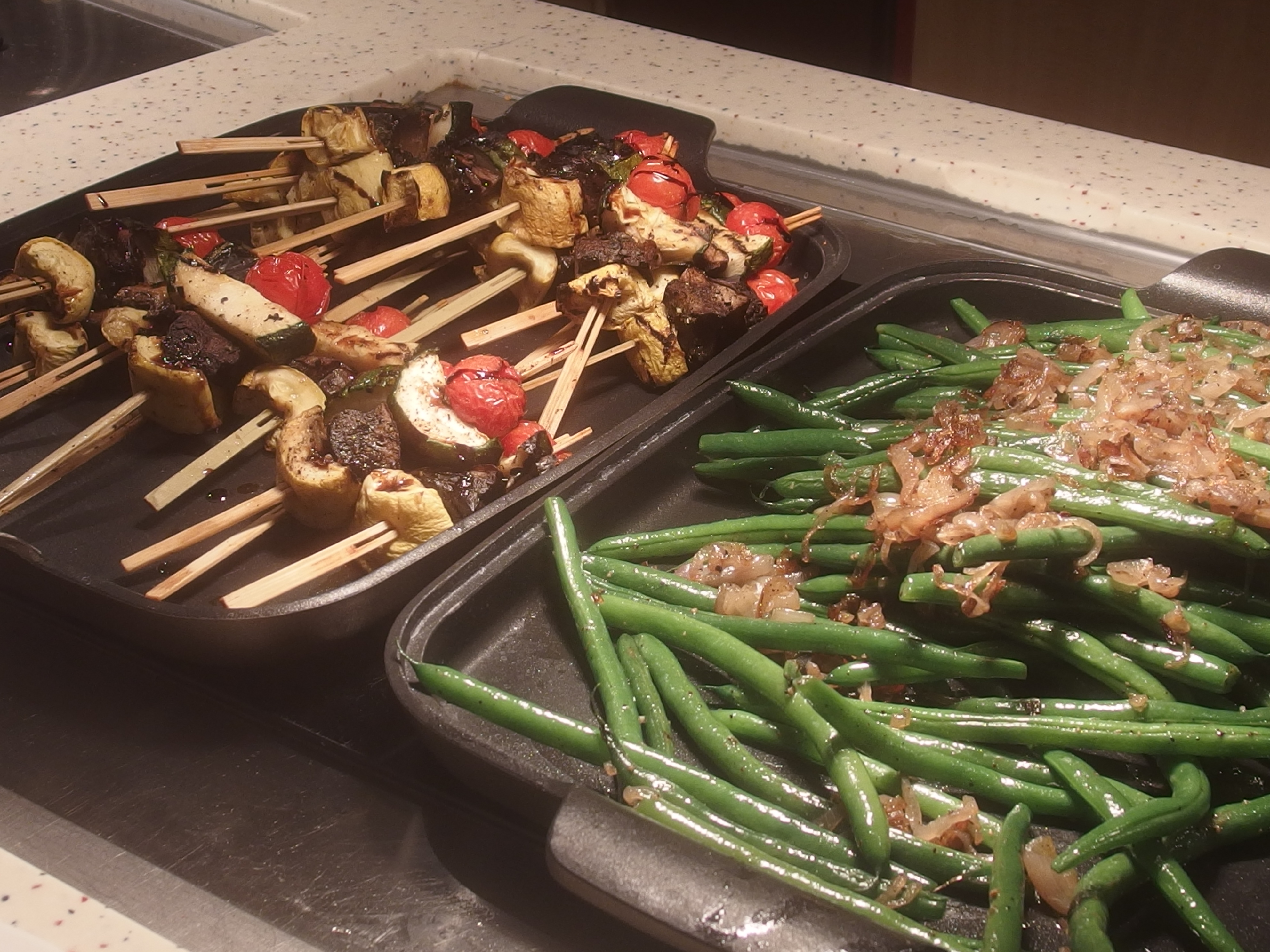 Beach Bonfire Dinner Buffet - LaughingPlace.com