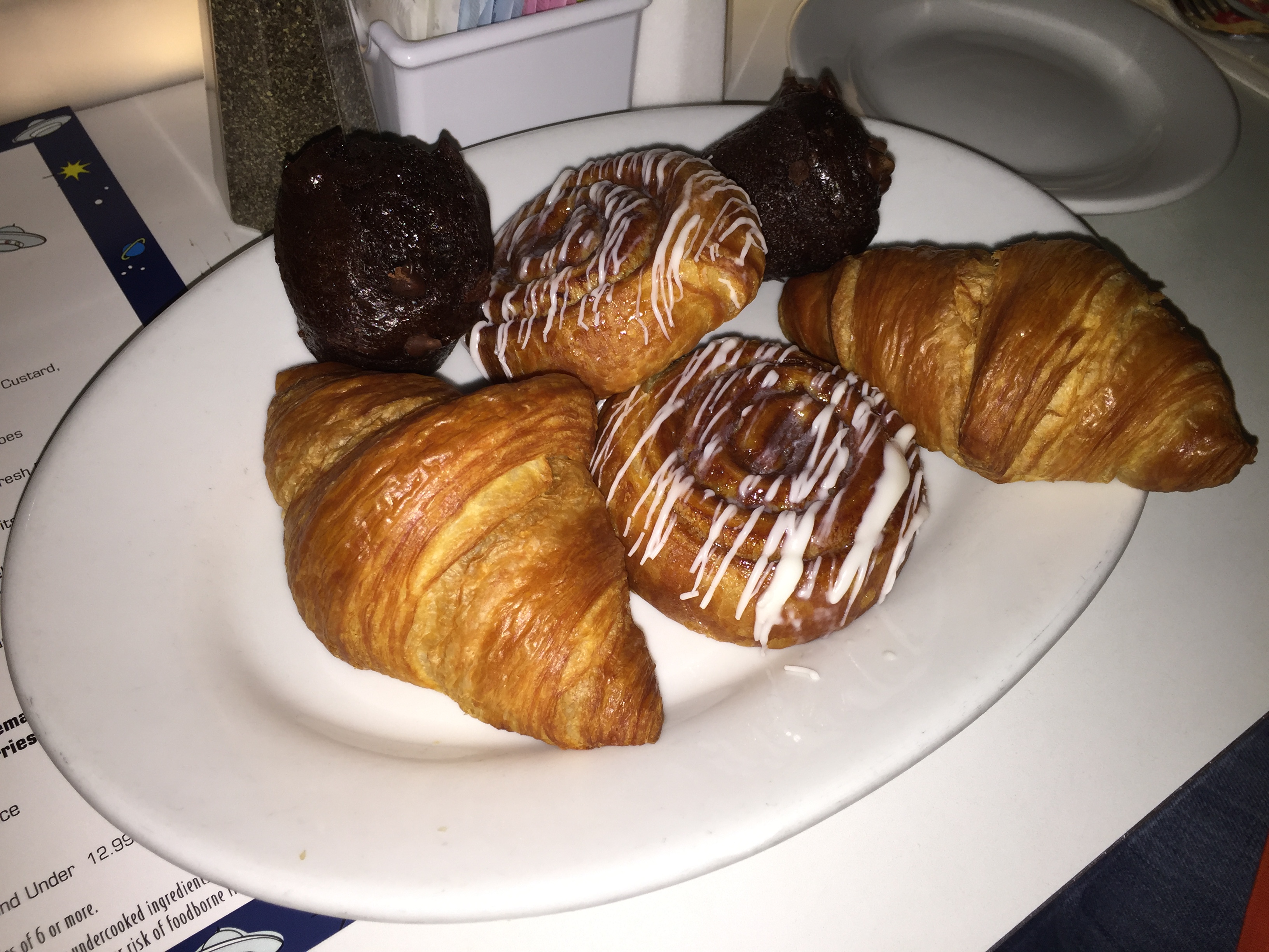 Review - Sci-Fi Dine-In Theater Breakfast - LaughingPlace.com