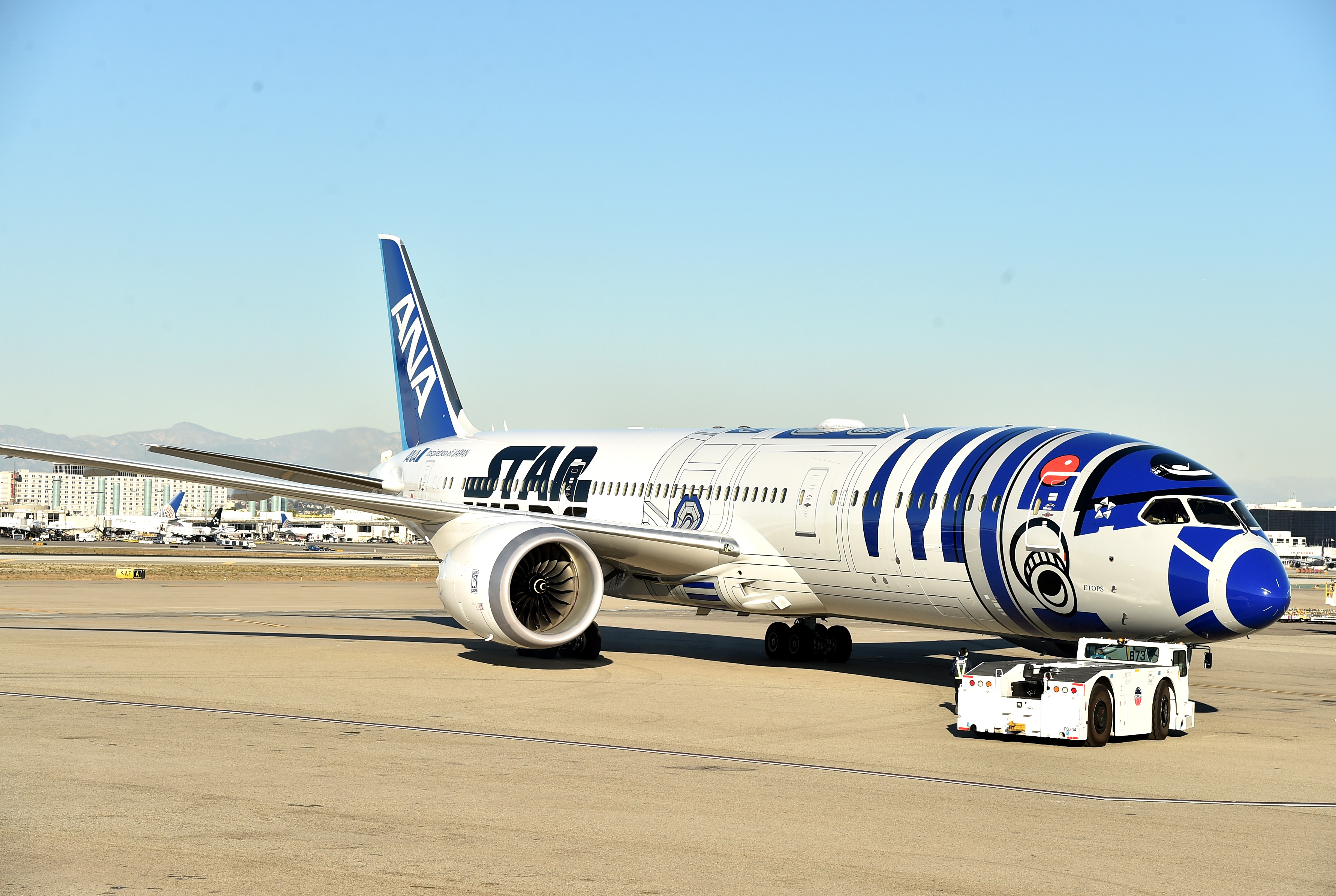 Star Wars Cast Jet Sets to London in R2-D2 Plane - LaughingPlace.com