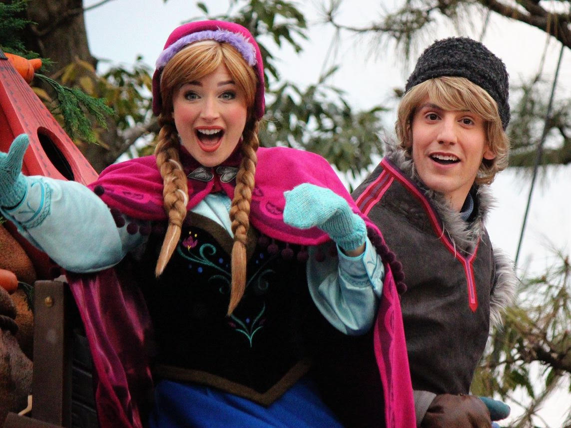 This is How Anna and Elsa Let You Know You're at Tokyo Disney ...