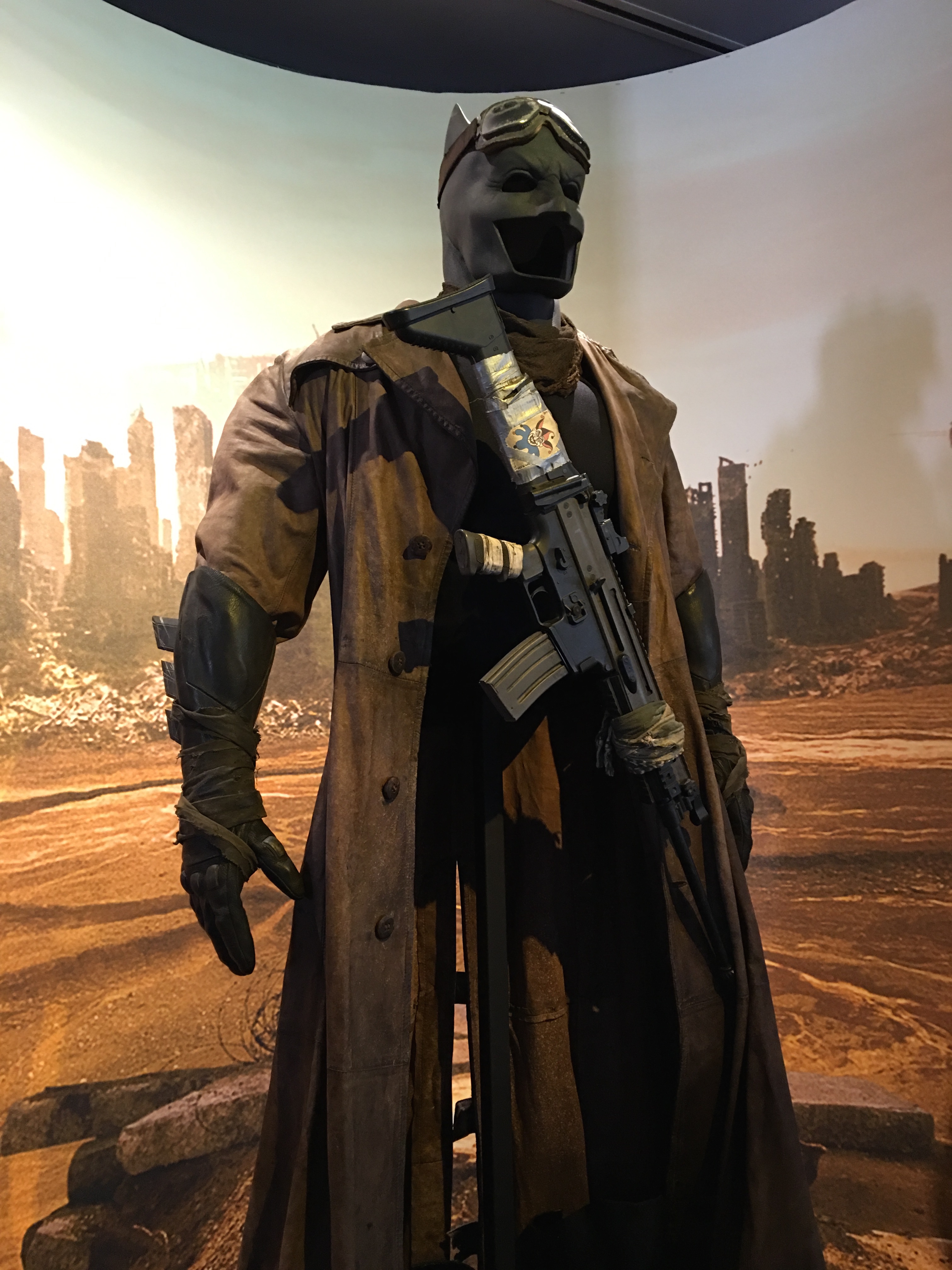 Sneak Peek — DC Universe: The Exhibit Debuting at Warner Bros. Studios ...