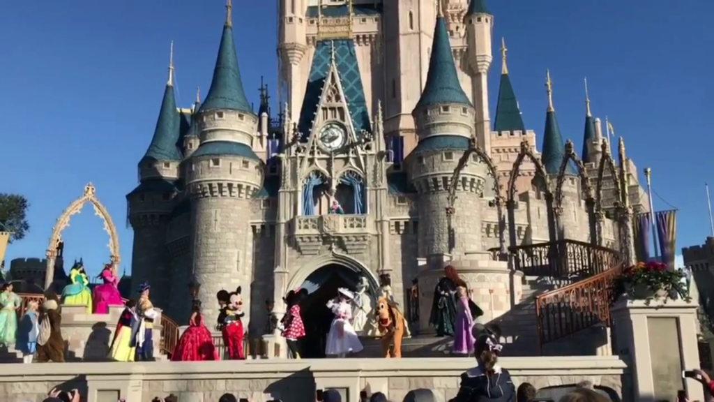 Magic Kingdom Debuts New Welcome Show - LaughingPlace.com