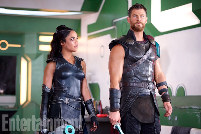 EW Gives First Look at "Thor: Ragnarok" with On-Set Photos ...