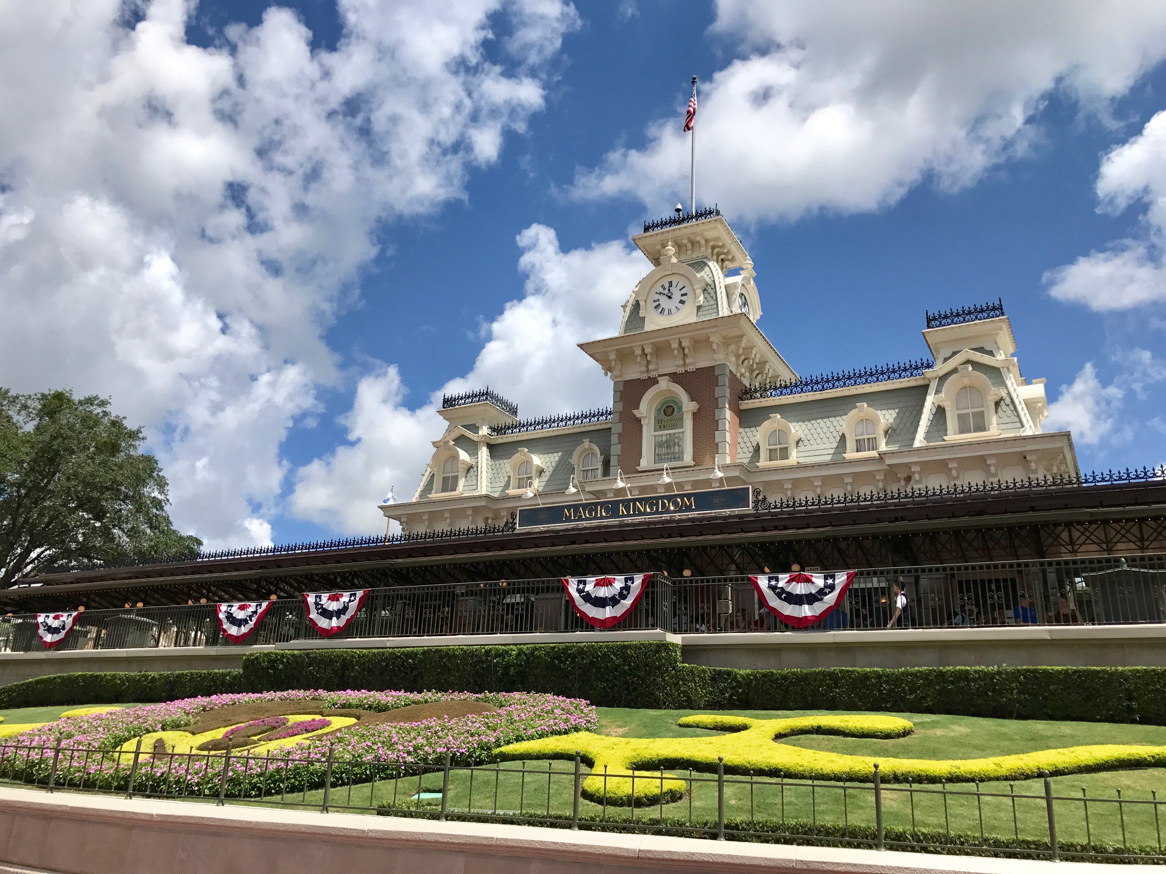 Summer Stroll Thru The Magic Kingdom - Photo Update - LaughingPlace.com