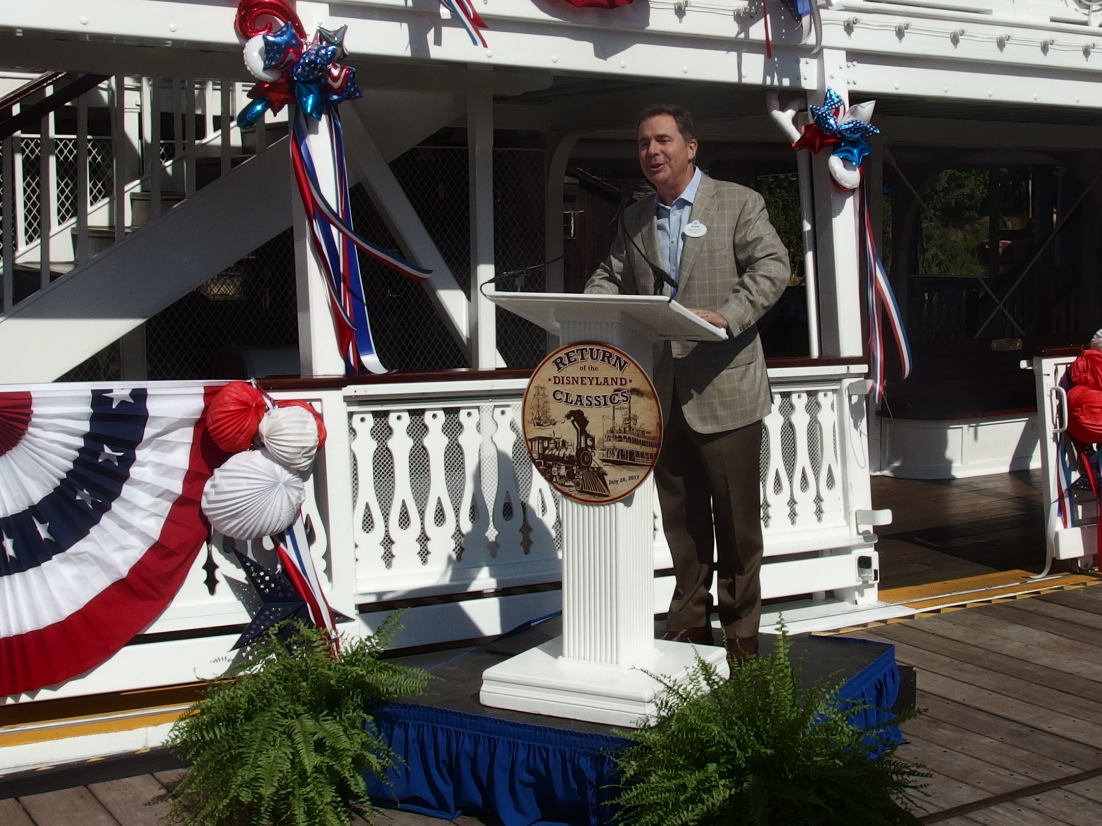 Disneyland Classics Return — Rivers of America Watercrafts and the ...