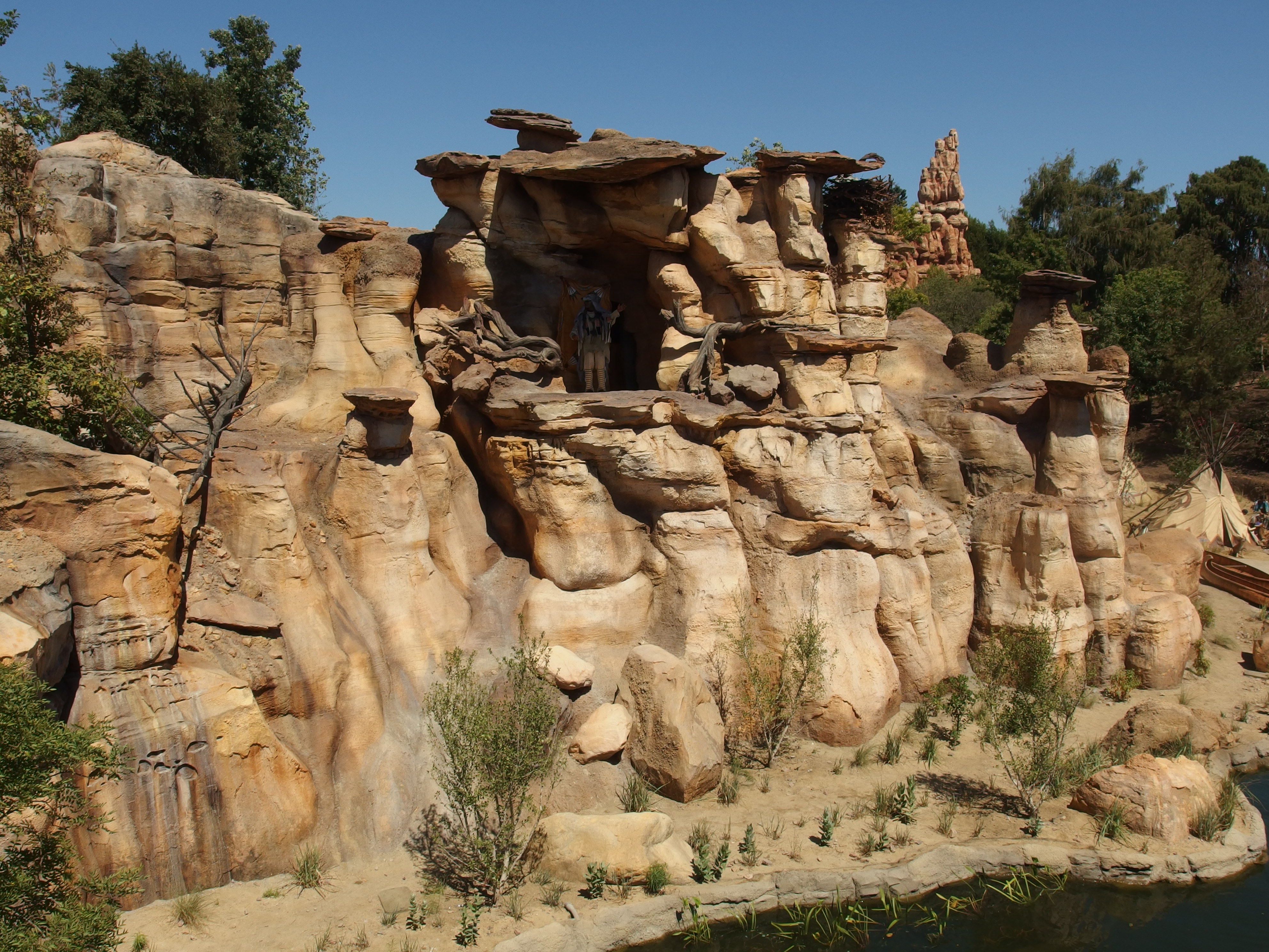 Disneyland Classics Return — Rivers of America Watercrafts and the ...