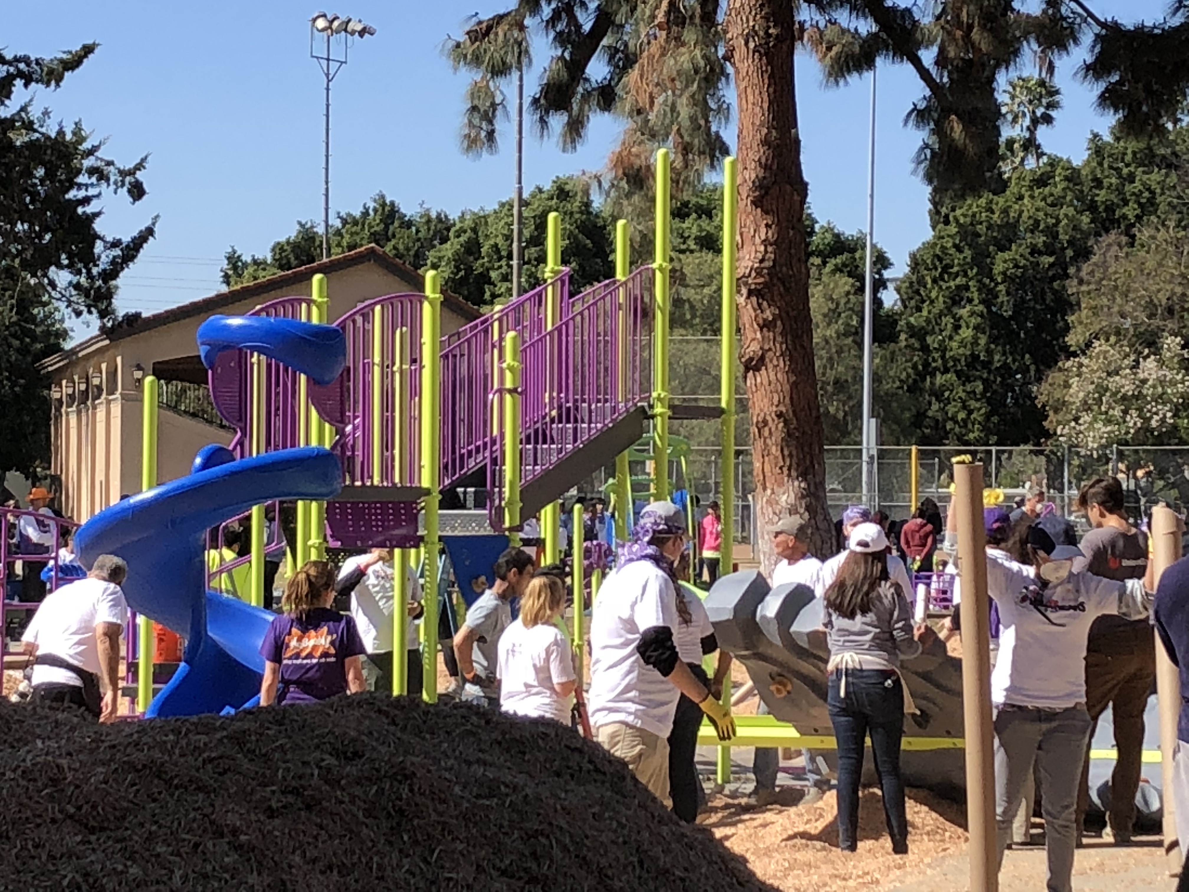 Disneyland VoluntEARS Build 10th Anaheim Playground at Pearson Park ...