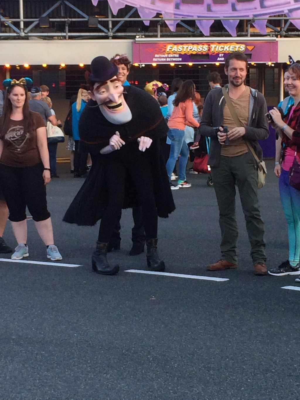 Photos of the Amazing and Rare Disney FanDaze Characters