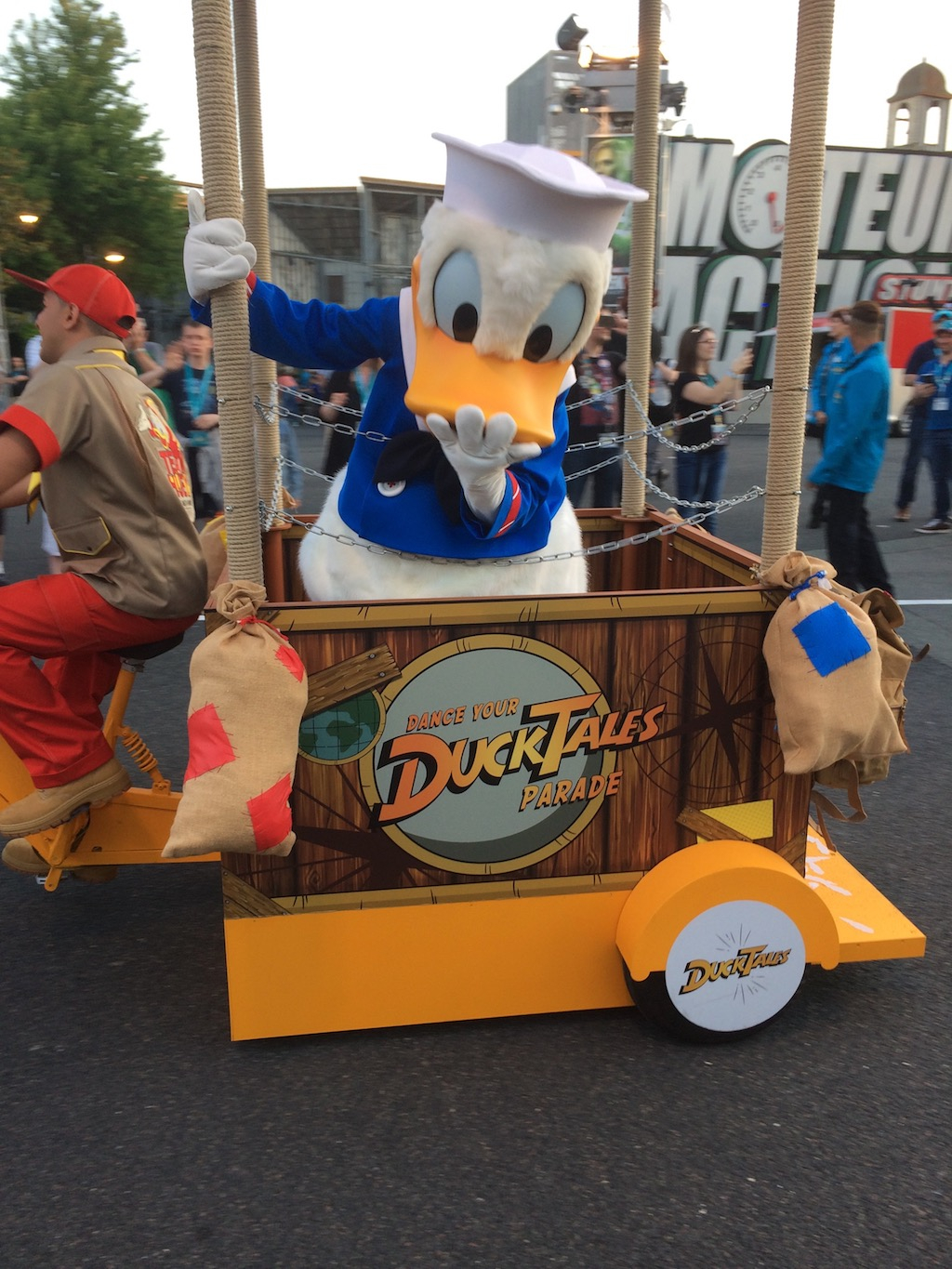 Photos of the Amazing and Rare Disney FanDaze Characters