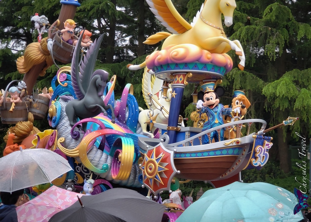 “Dreaming Up!” Parade Soars into Tokyo Disneyland - LaughingPlace.com