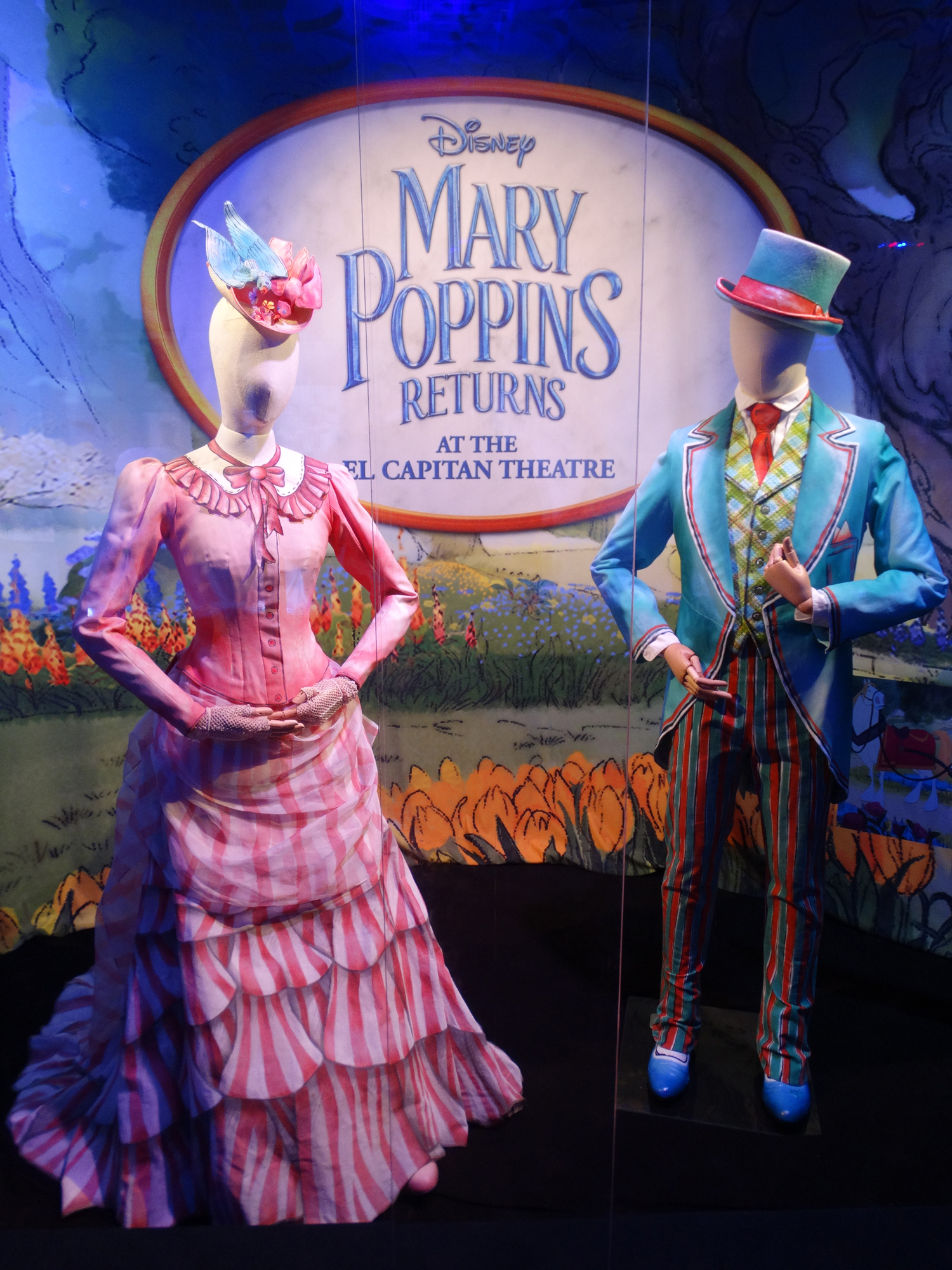 Video: "Mary Poppins Returns" Opens with Costume Displays, More at El ...
