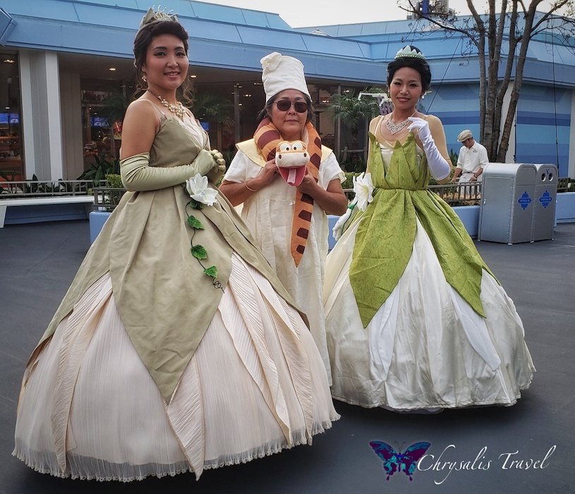 Mesmerizing Halloween Merchandise & Cosplay from the Tokyo Disney ...