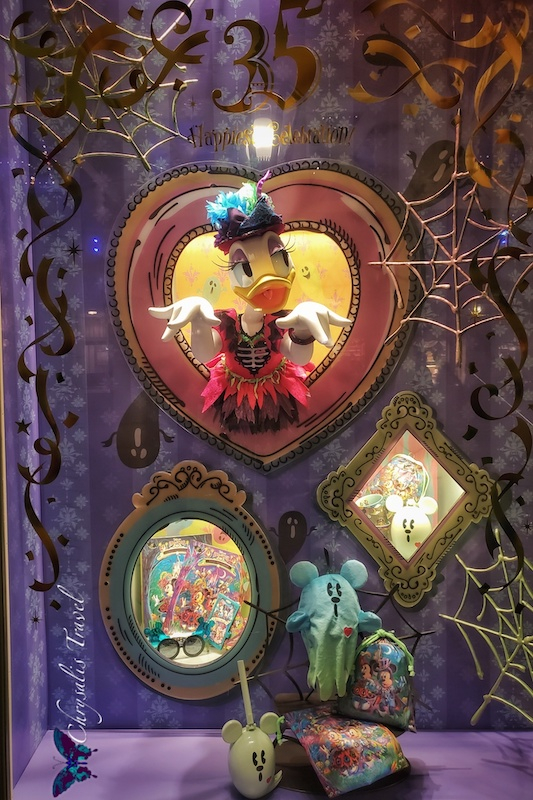Mesmerizing Halloween Merchandise & Cosplay from the Tokyo Disney ...