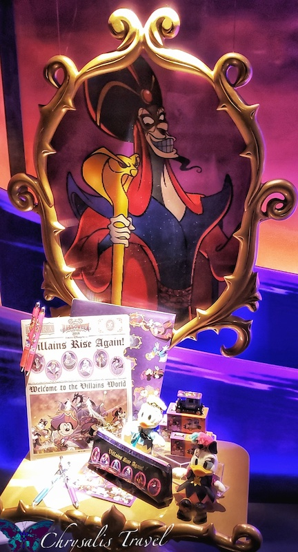 Mesmerizing Halloween Merchandise & Cosplay from the Tokyo Disney ...