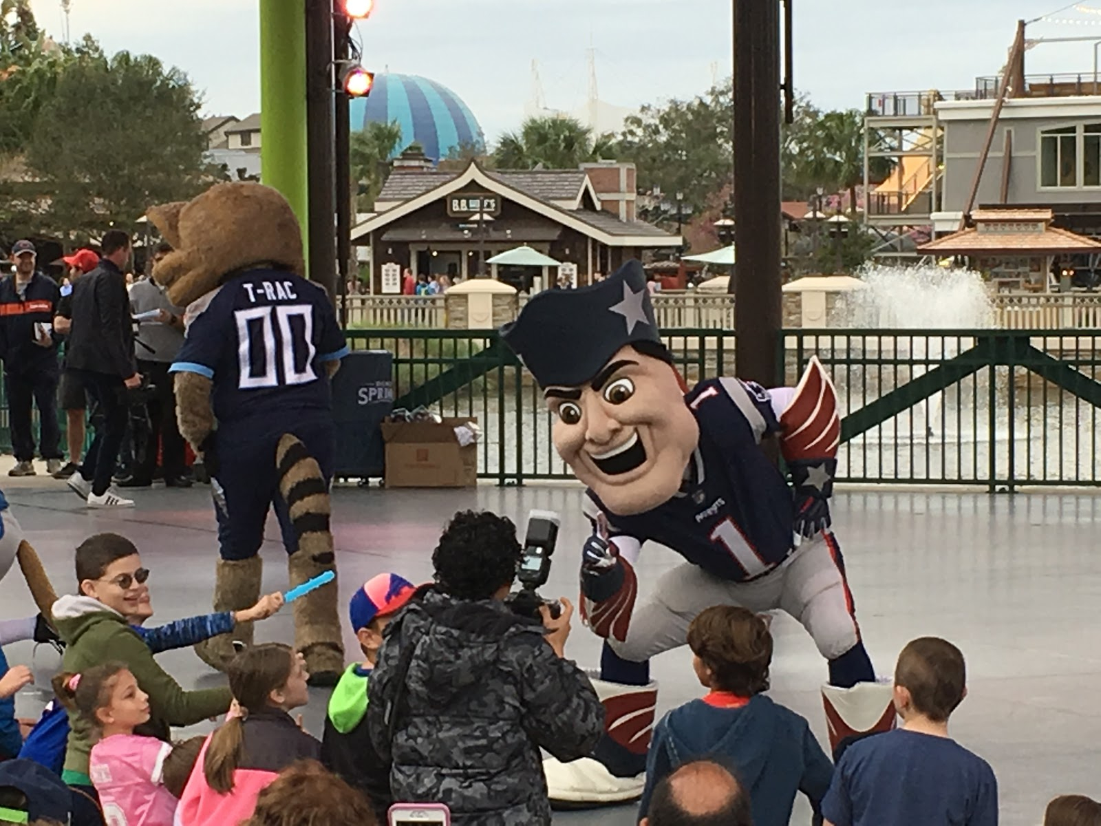 The NFL Comes to Disney Springs for a Pro Bowl Pep Rally ...