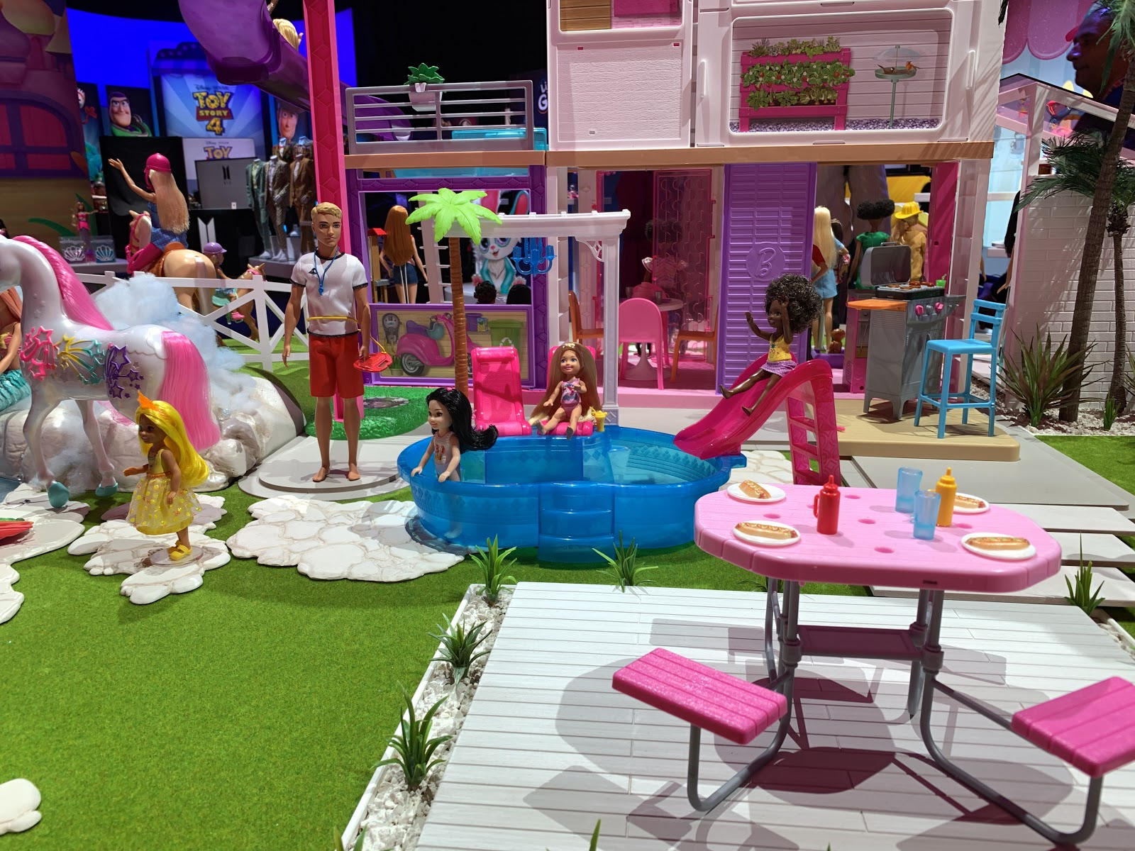 Toy Fair 2019: Mattel (Toy Story 4, Cars, Frozen, Barbie, Hot Wheels ...