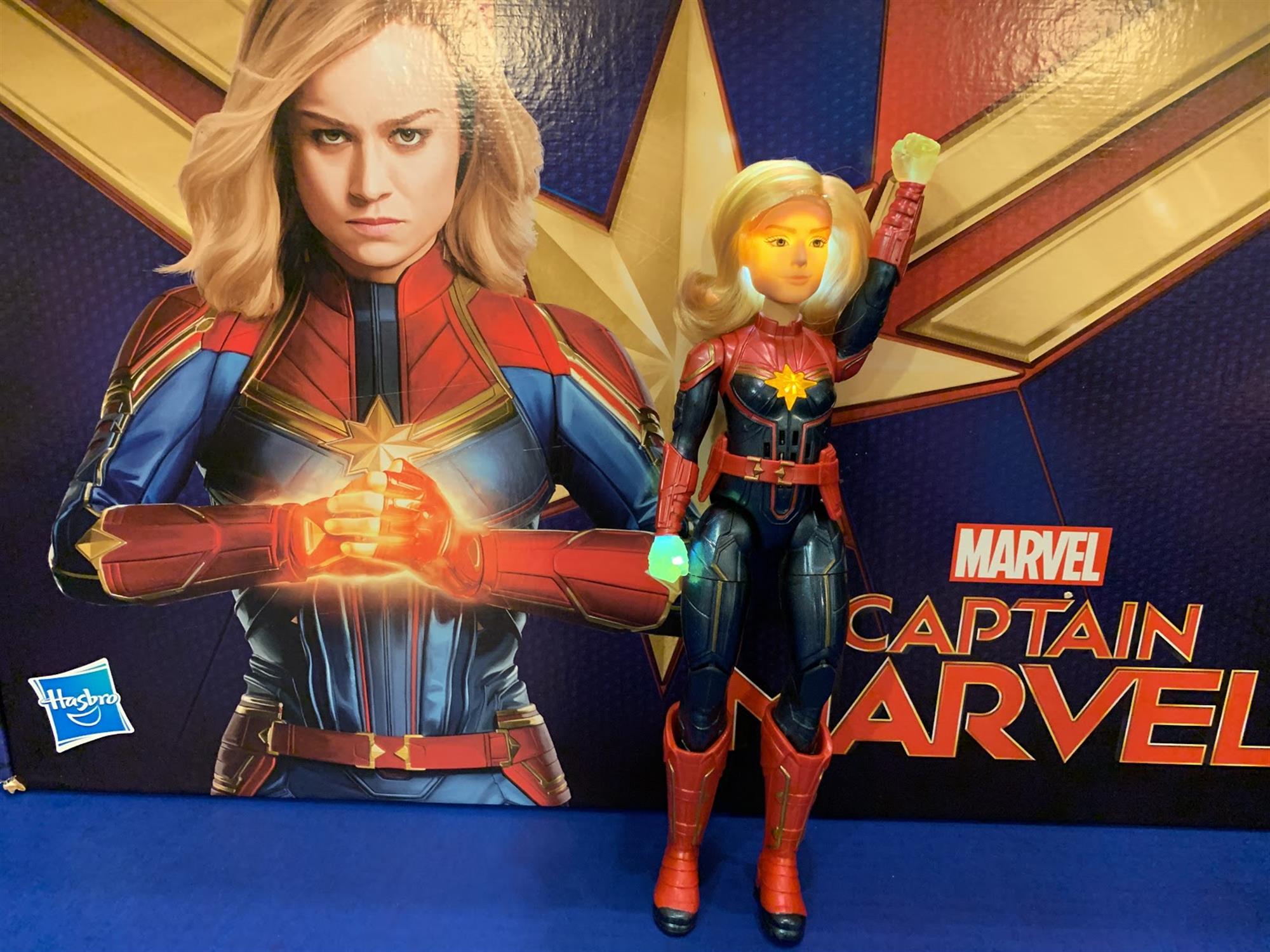 Toy Review: "Captain Marvel" by Hasbro (Marvel Legends and Dolls ...