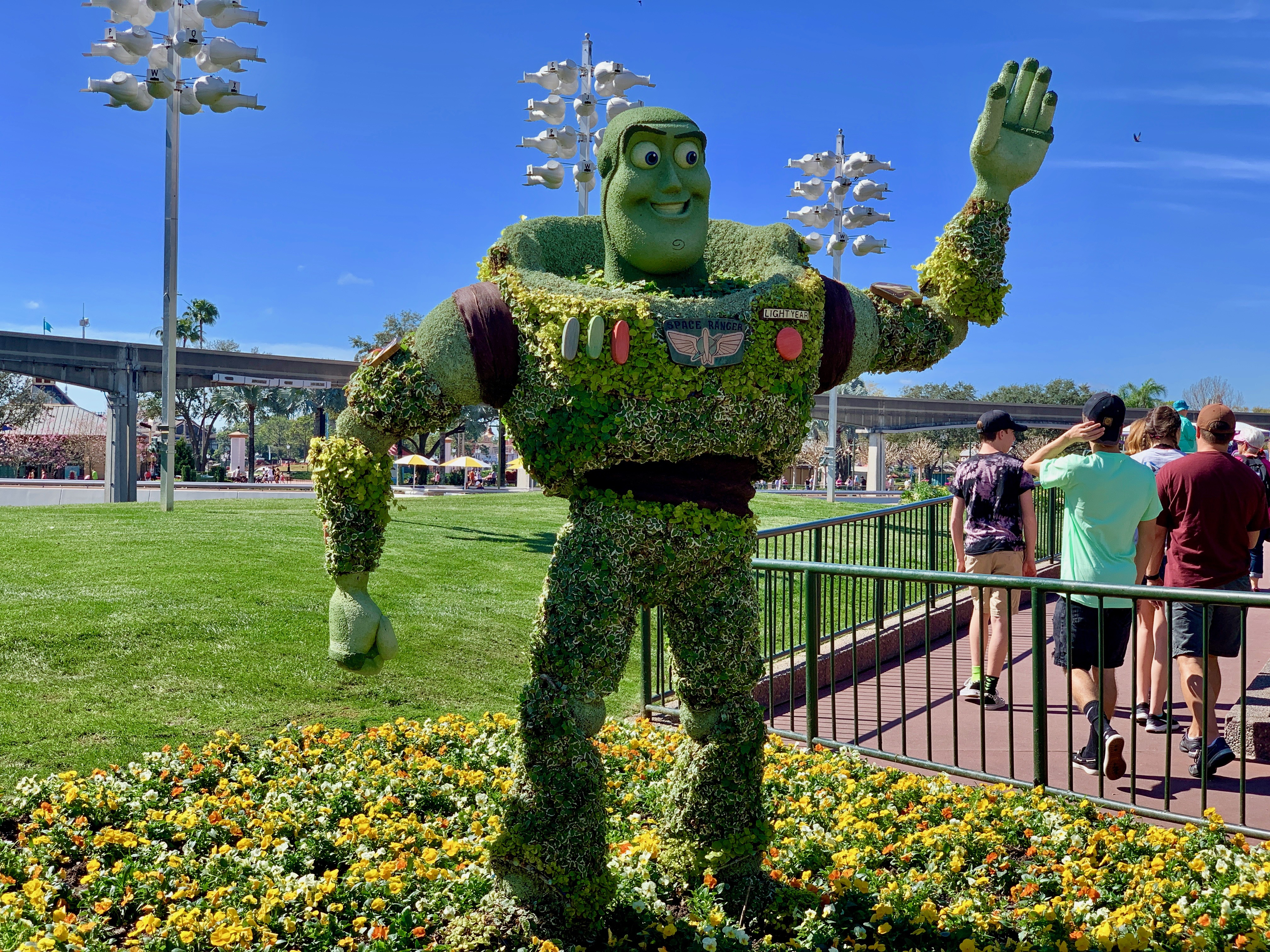 Photos: Epcot International Flower & Garden Topiary Tour ...