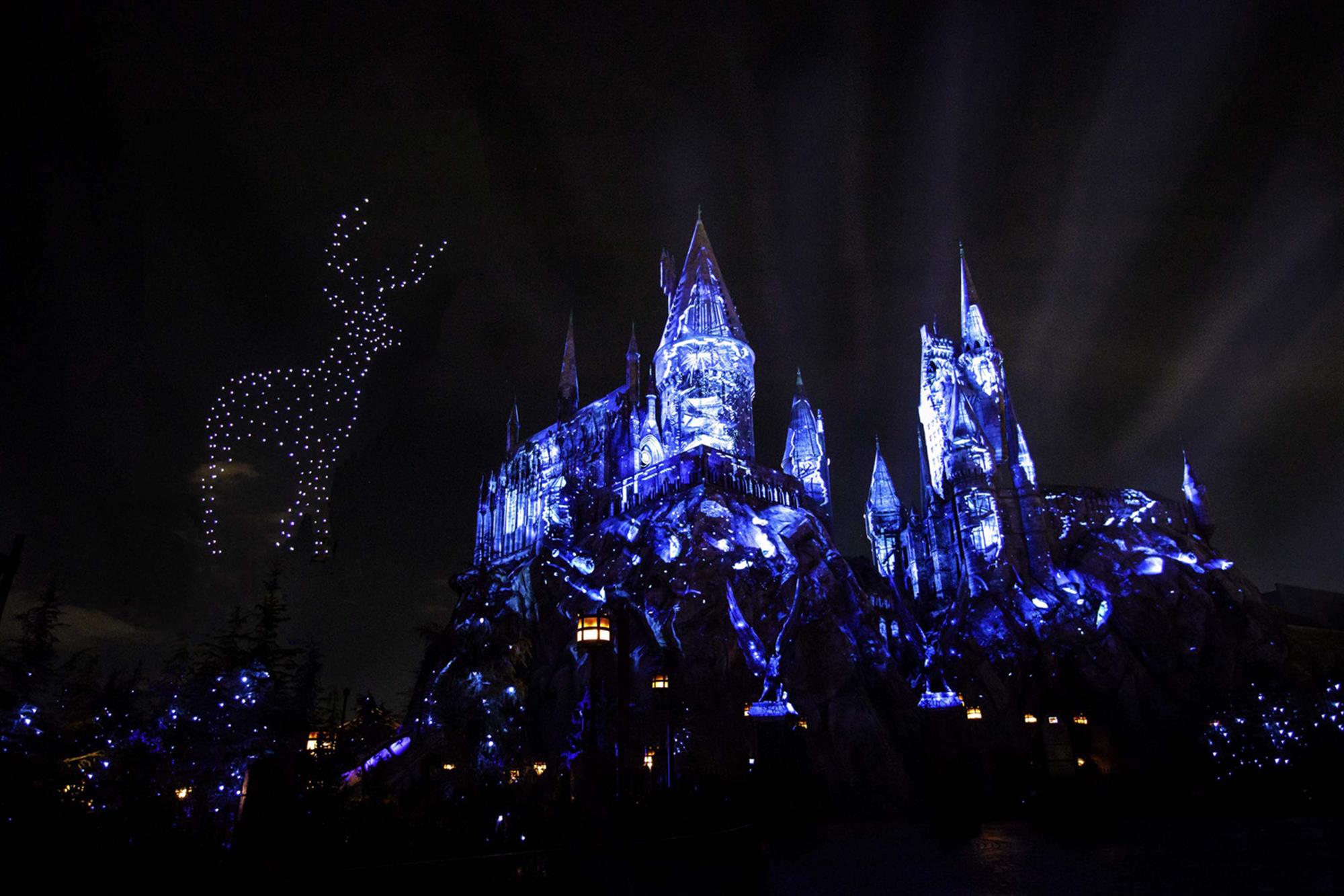 "Dark Arts at Hogwarts Castle" Projection Show Premieres at Universal ...