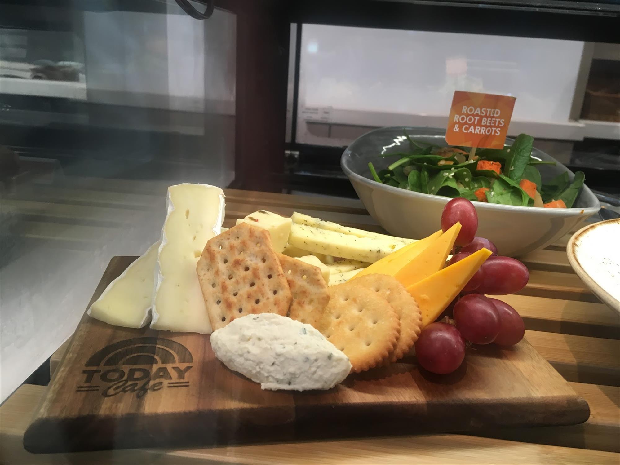 Review: The TODAY Cafe at Universal Studios Florida - LaughingPlace.com