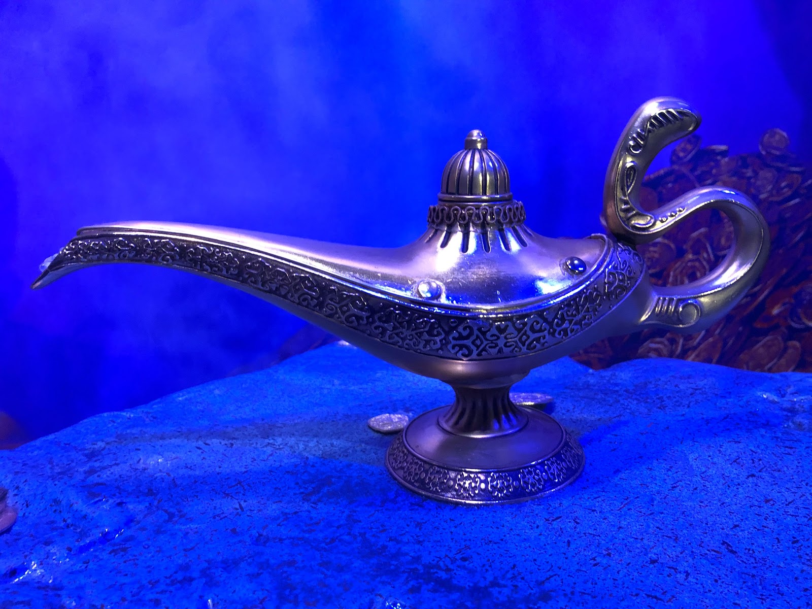 Video: Disney's "Aladdin" Opens at El Capitan Theatre with Exclusive ...