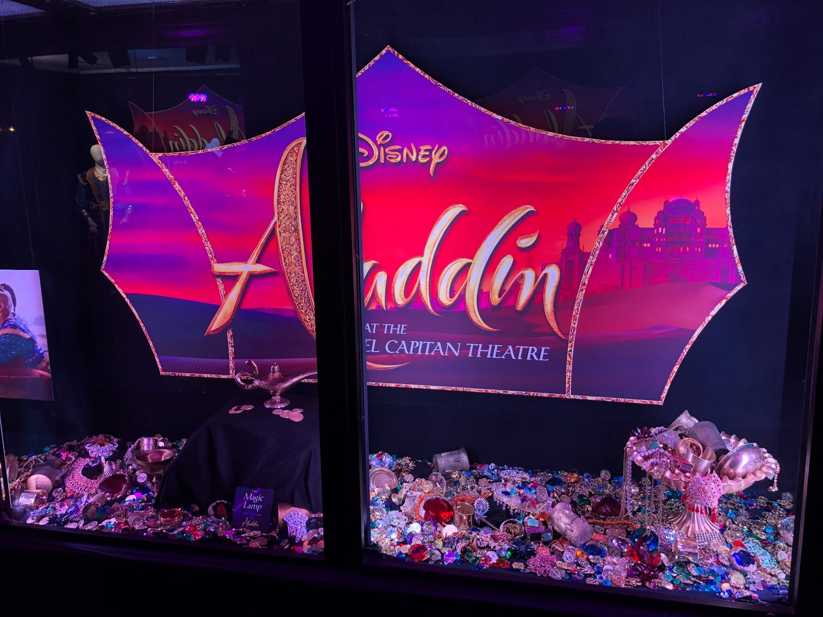 Video: Disney's "Aladdin" Opens at El Capitan Theatre with Exclusive ...