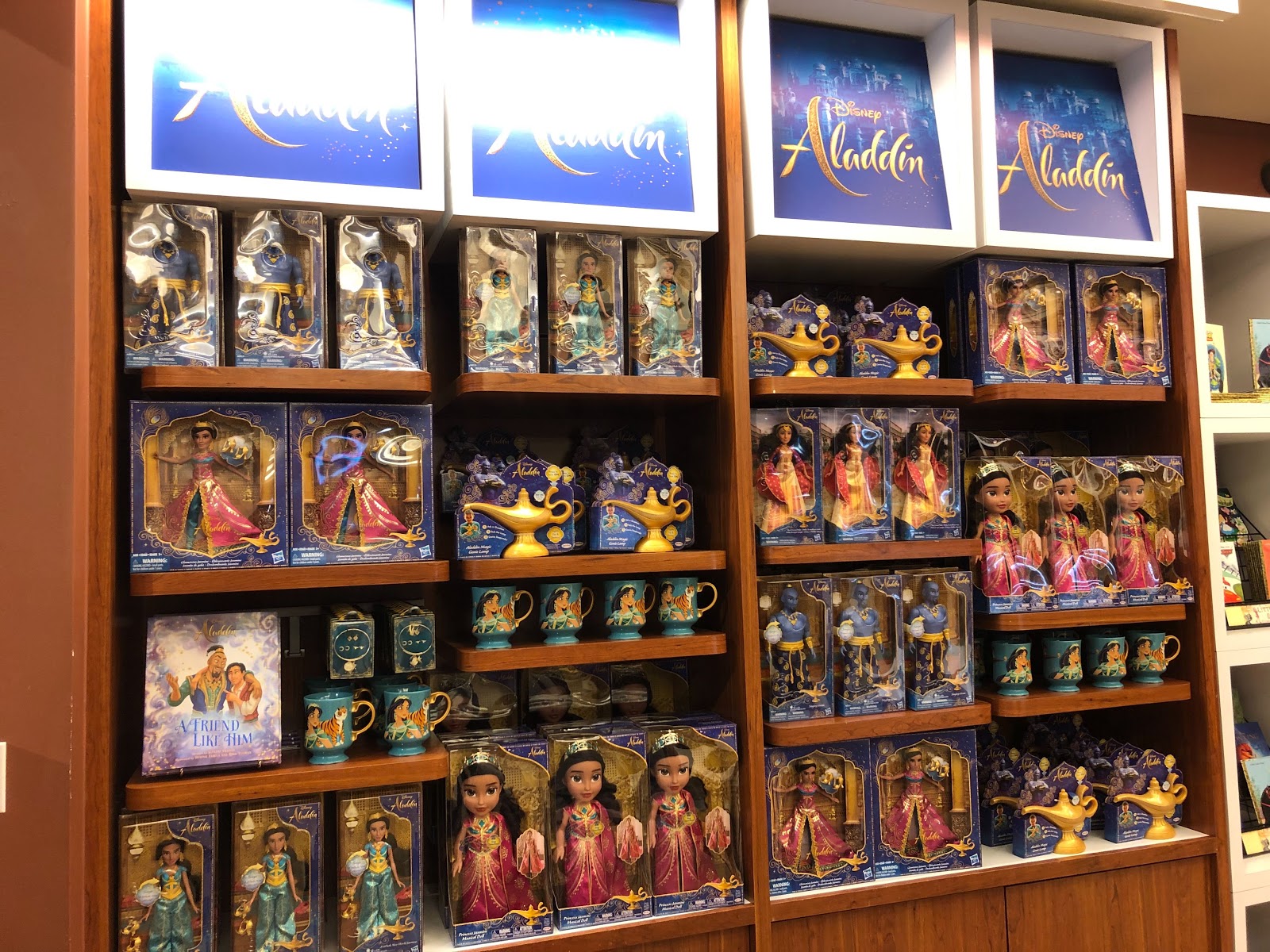 Video: Disney's "Aladdin" Opens at El Capitan Theatre with Exclusive ...