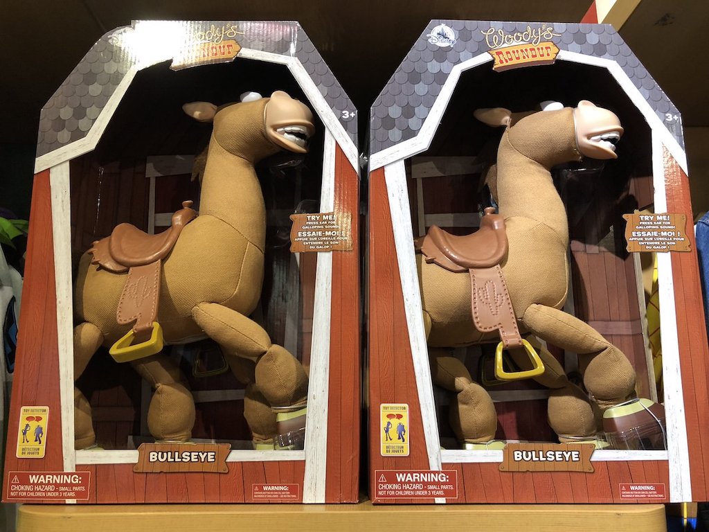 Video: "Toy Story 4" Takes Over Disney Store with New Merchandise ...
