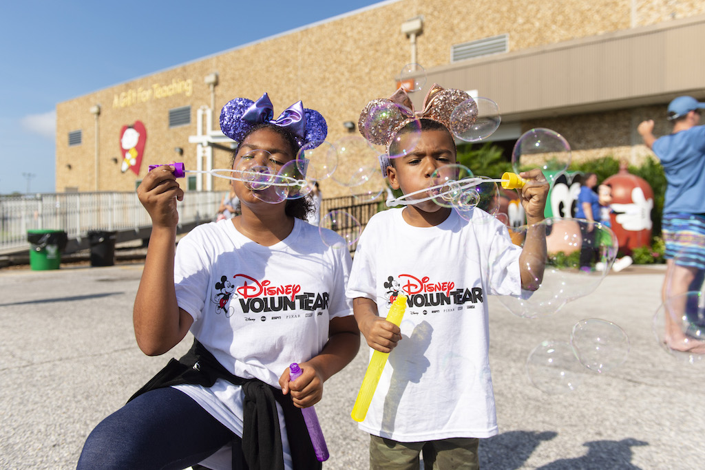 Walt Disney World Provides 40,000 Books to Central Florida Community ...