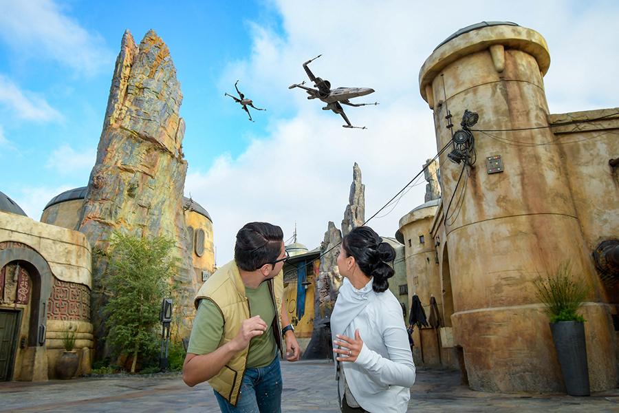 Disney PhotoPass Magic Shots at Star Wars: Galaxy's Edge at Disney's ...