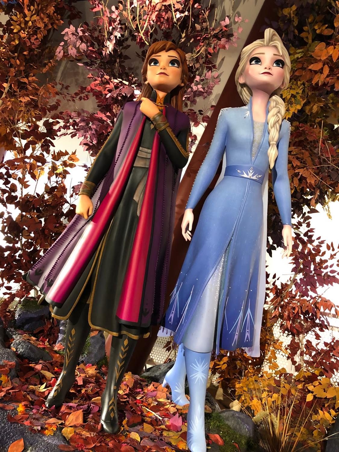 D23 Hosts "Frozen 2" Advance Screening, Disney Studios Lot Tour in ...