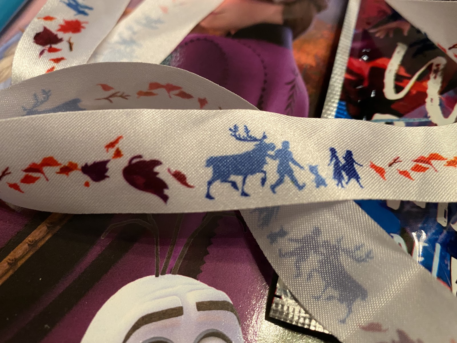 Review: Frozen 2 Official Movie Magazine - LaughingPlace.com